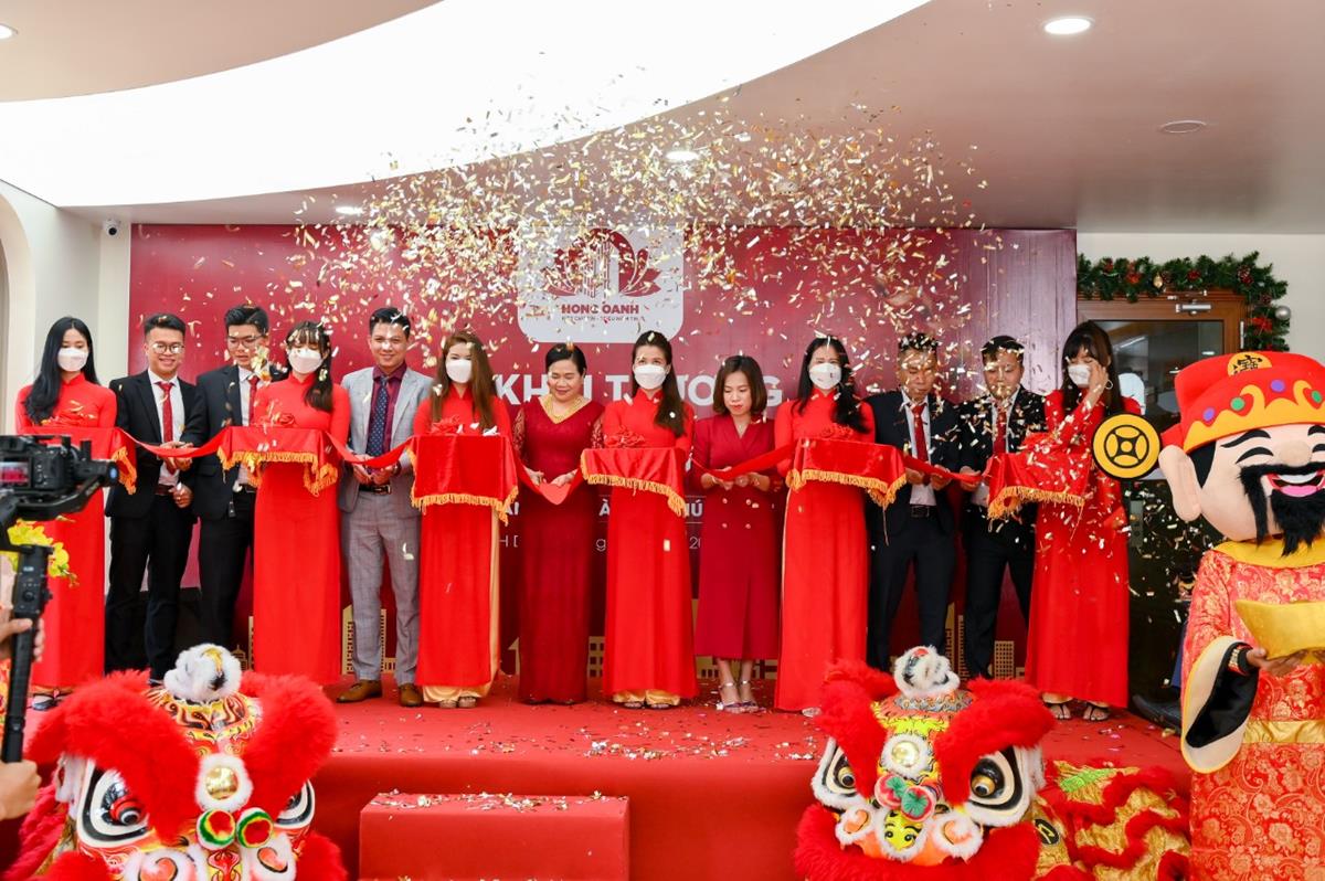 Địa ốc Hồng Oanh tưng bừng khai trương Chi Nhánh 2 - Toà nhà Phúc Đạt